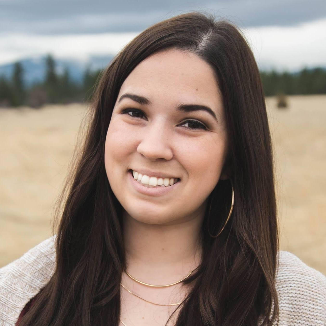 Daniela Romero – Romance Happy Hour